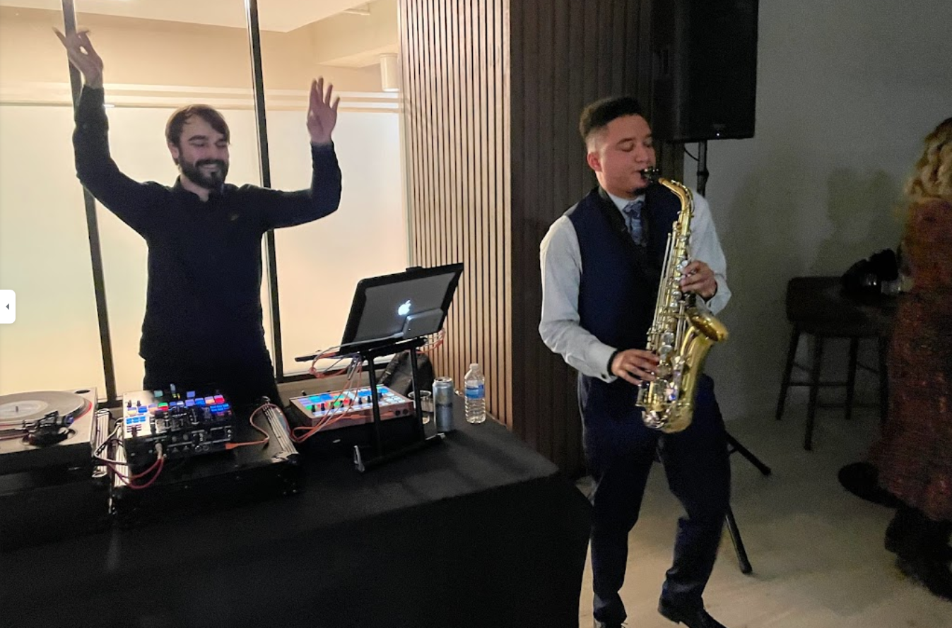 DJ Dash - DJ Services in Toronto Bringing people to their feet since '08